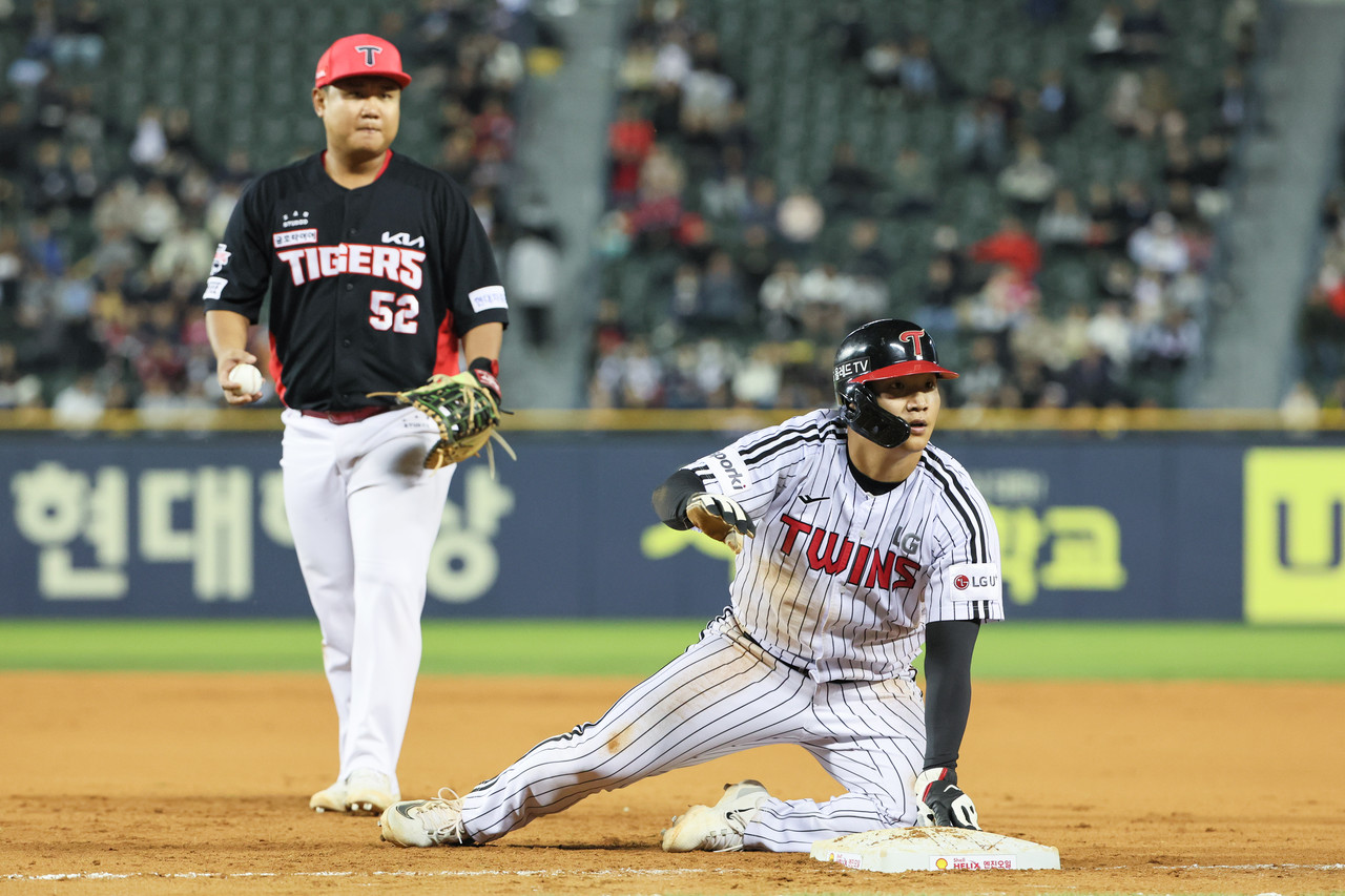 LG의 ‘뛰는 야구’, 과연 최선인가요? [경기장의 안과 밖]